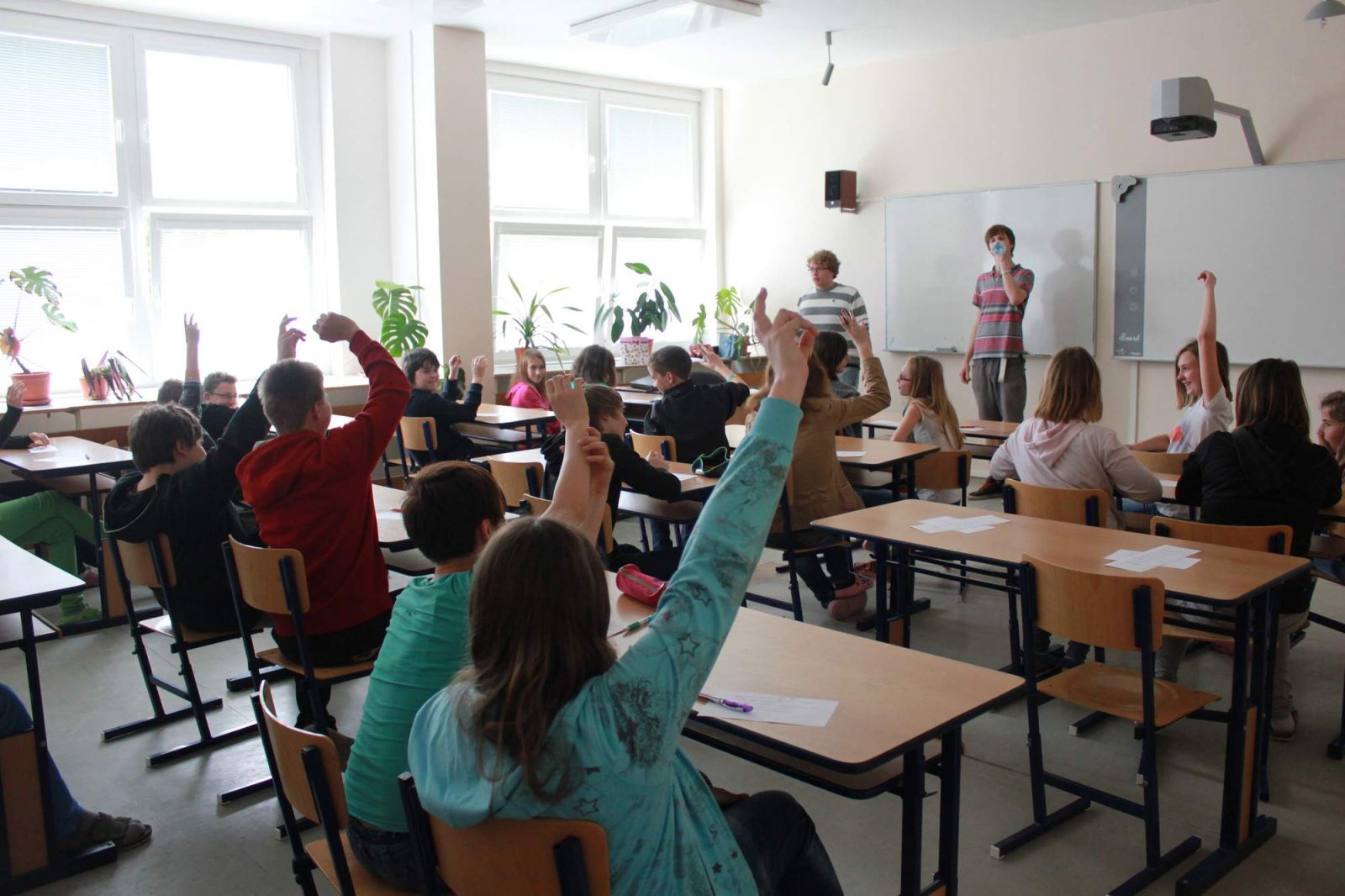Gymnazisti z Boskovic diskutovali s žáky ZŠ o drogách – JSNS.CZ